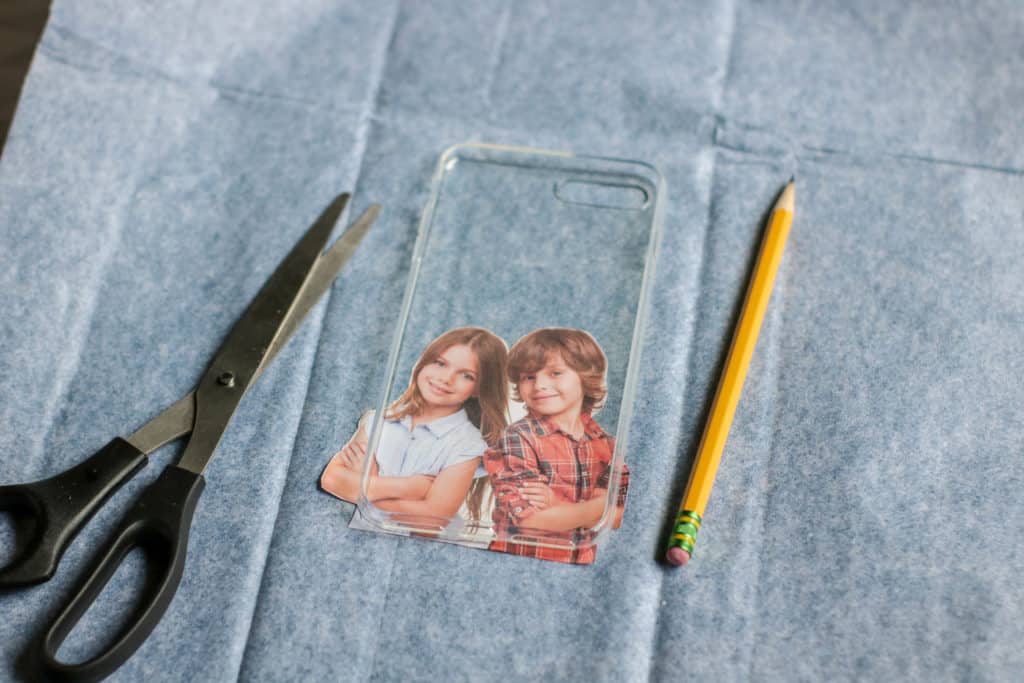 DIY: how to make personalized cell phone cases - Hispana Global