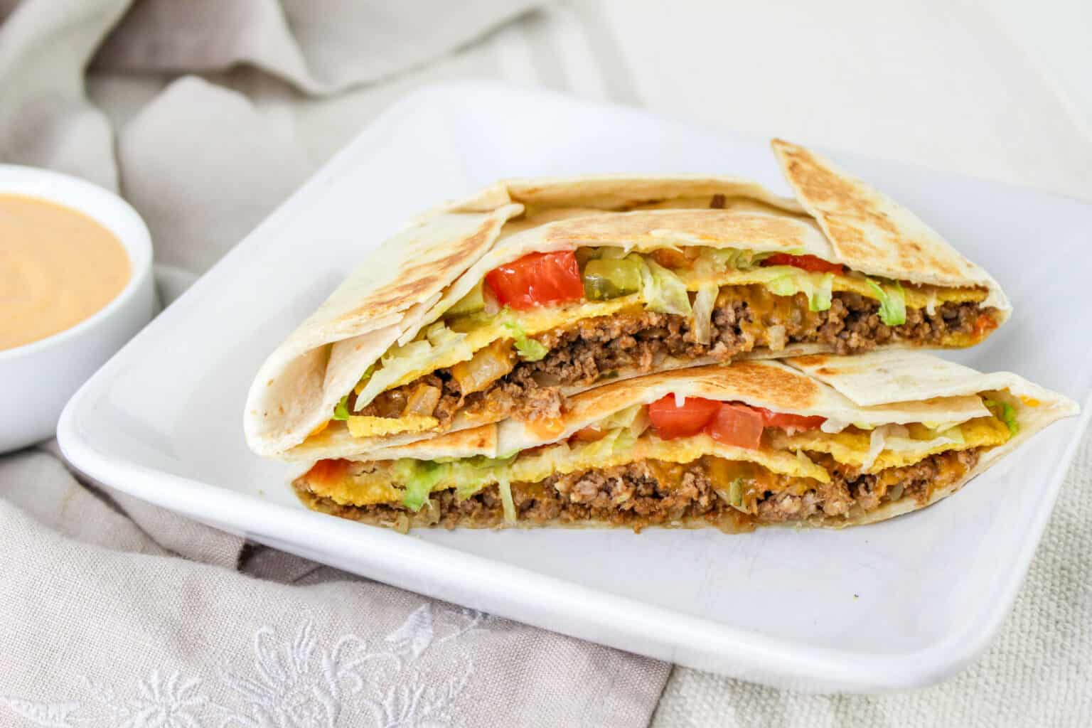 The Ultimate Cheeseburger Crunchwrap Recipe - Hispana Global